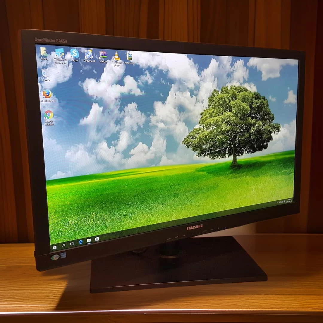 A Nagyképű Samsung SyncMaster SA650 DVI-D/VGA/DP-Port/FHD/27 Monitor ...